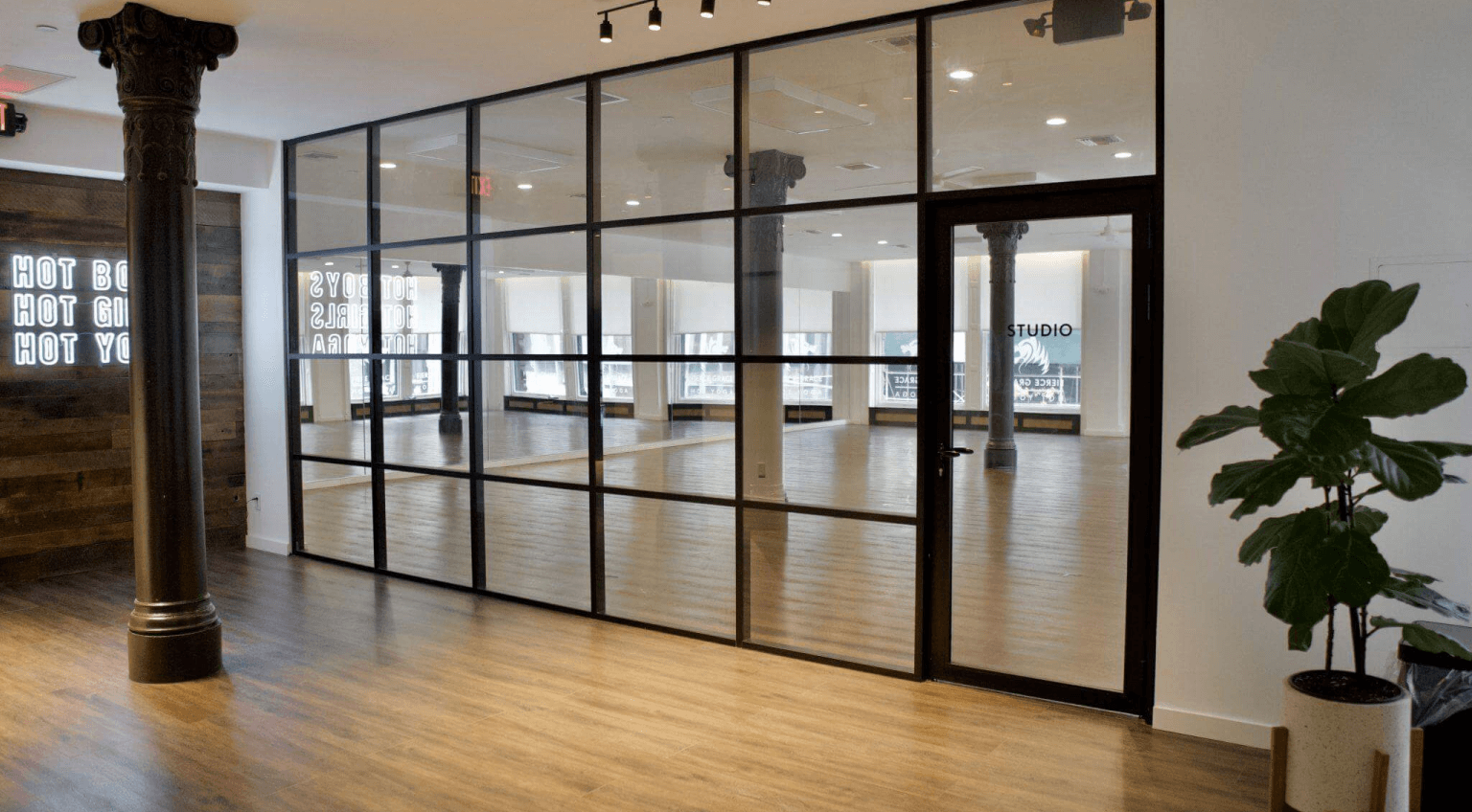 Kompas Storefront Glass Partitions – Upgrade Your Space Today!